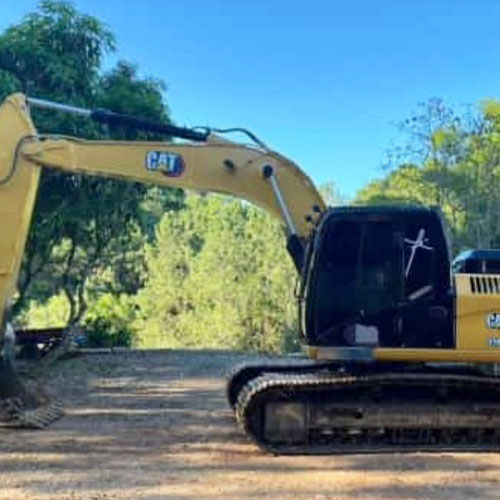 Escavadeira Cat 318 D2L – Beltreq Máquinas Pesadas